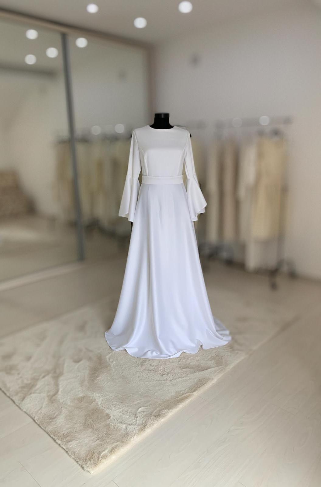 ROCHIE ALBA LEAH, maxi; maneci lungi cu volane, fermoar la spate